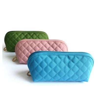 China Ladies Diamond Pattern Custom Cosmetic Bags With Separate Compartments supplier